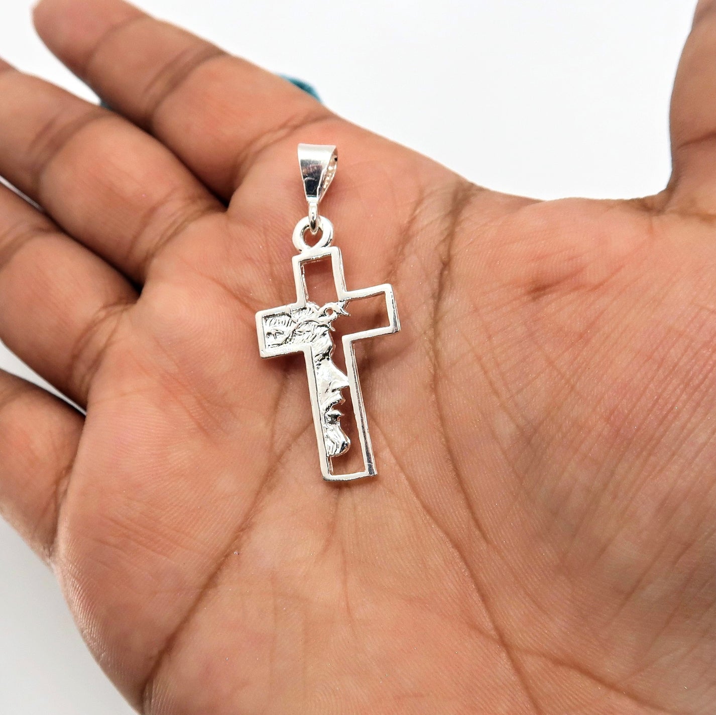 Dije Cruz Con el Rostro de Jesus. – Brava925